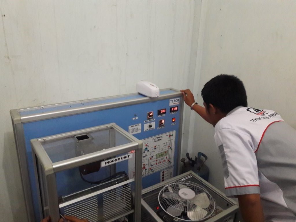 Laboratorium Mesin dan Fluida – Teknik Sistem Perkapalan